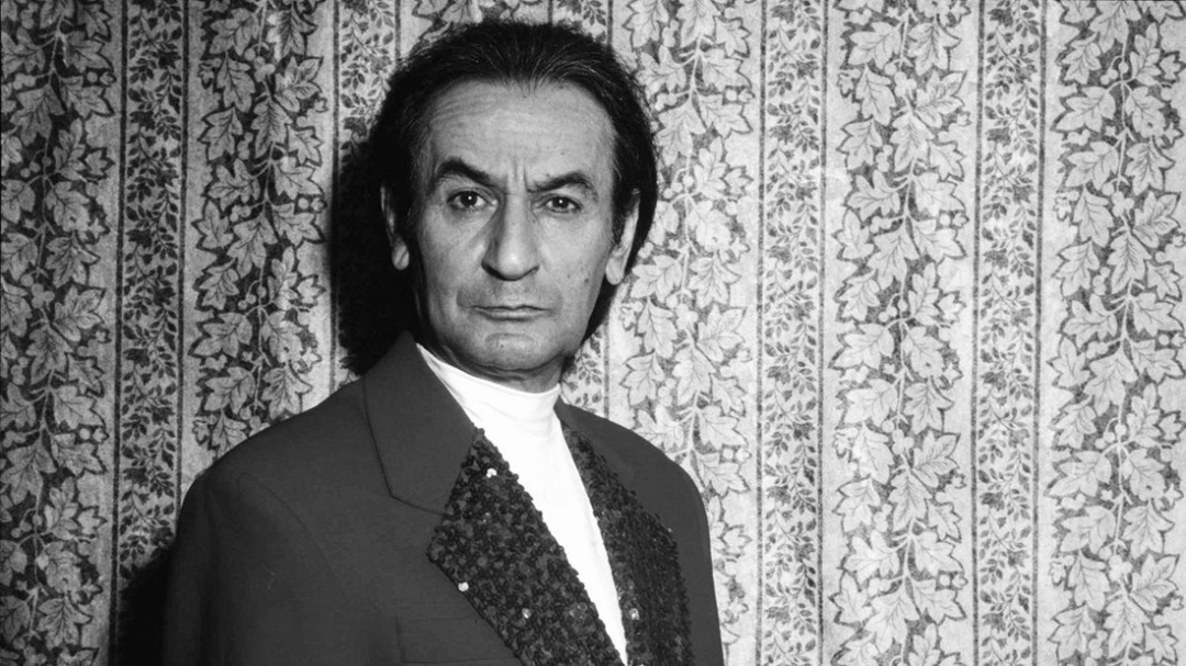 Σωτήρης Μουστάκας: Τα παιδικά χρόνια, ο γάμος και η άρνηση σε πρόταση ...