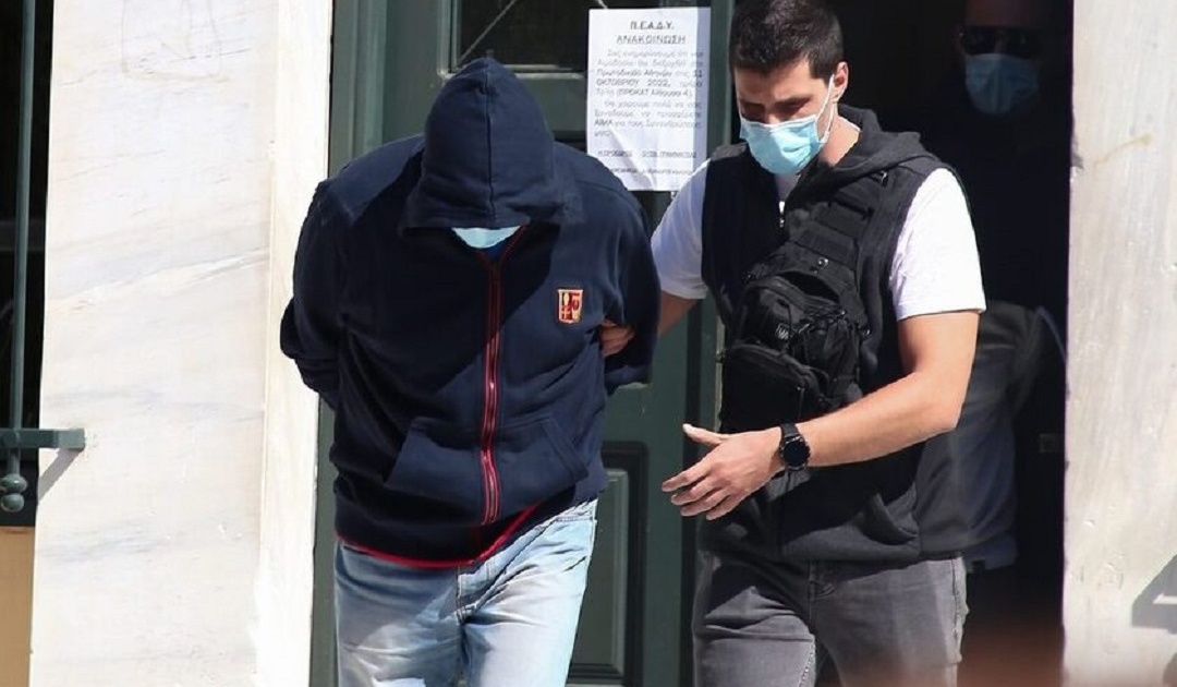 Σοκάρουν τα στοιχεία: Ο Μίχος πήγε τη 12χρονη 5 φορές στον οίκο ανοχής ...