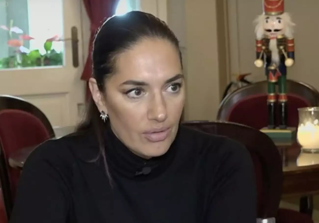 Νόνη Δούνια: Στη μπανιέρα μόνο με τις σαπουνάδες, γιόρτασε τα γενέθλια ...