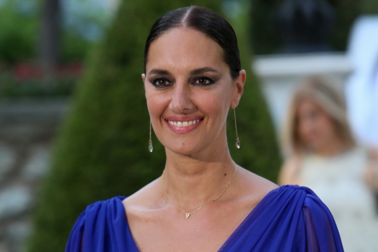 Νόνη Δούνια: Στη μπανιέρα μόνο με τις σαπουνάδες, γιόρτασε τα γενέθλια ...