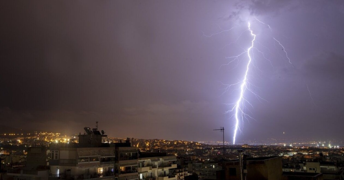 Καιρός: Έρχεται καταιγίδα σε λίγες ώρες στην Αττική | iPliroforia.gr